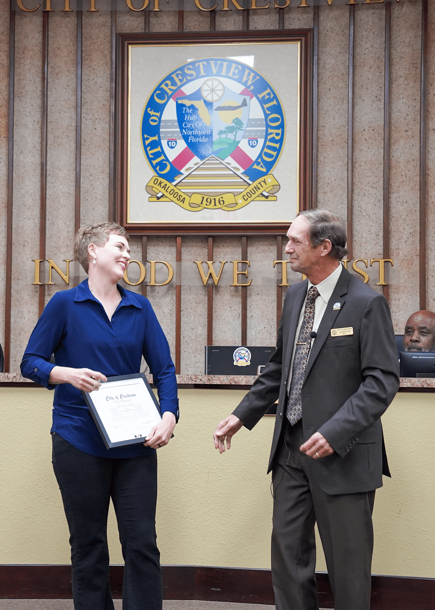 Crossing guard receives “Lifesaving Award” | Crestview News Bulletin