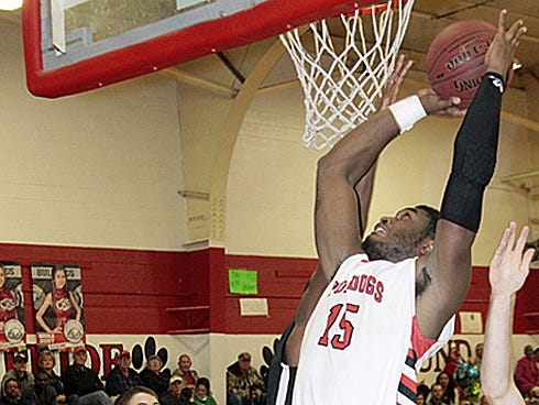 Ware leads Bulldogs past Raiders | Crestview News Bulletin