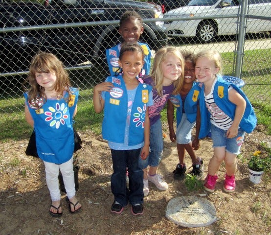 Daisies plant butterfly garden at Riverside Elementary | Crestview News ...
