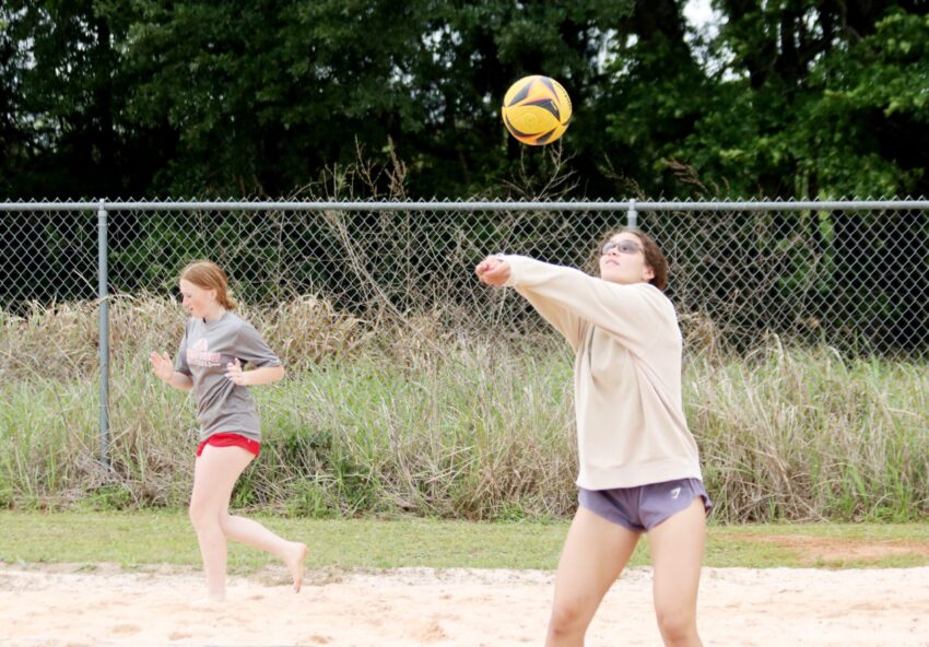 Life is a beach for new CHS volleyball team | Crestview News Bulletin