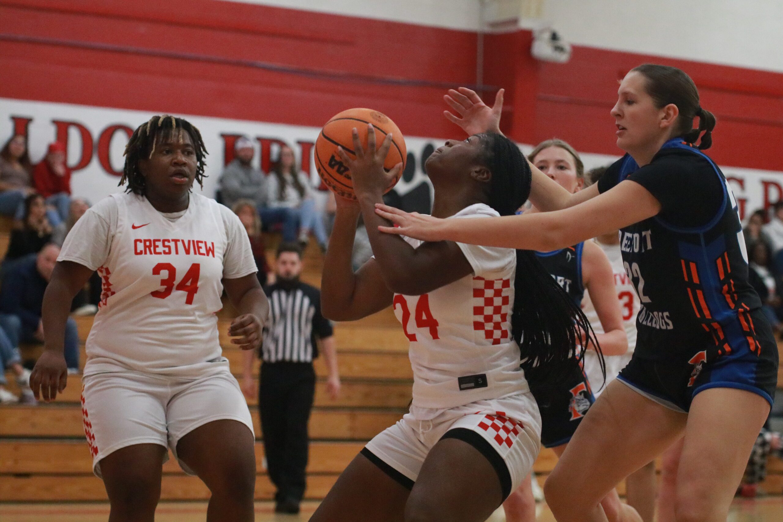 Bulldogs girls' basketball caps 2024 with thrilling overtime win | Crestview News Bulletin