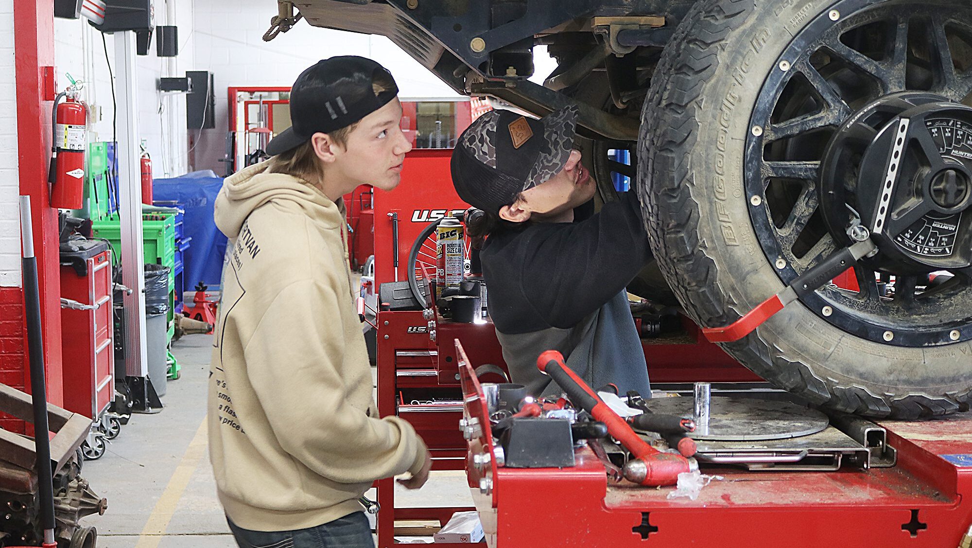 Automotive class providing career path for Crestview High School ...
