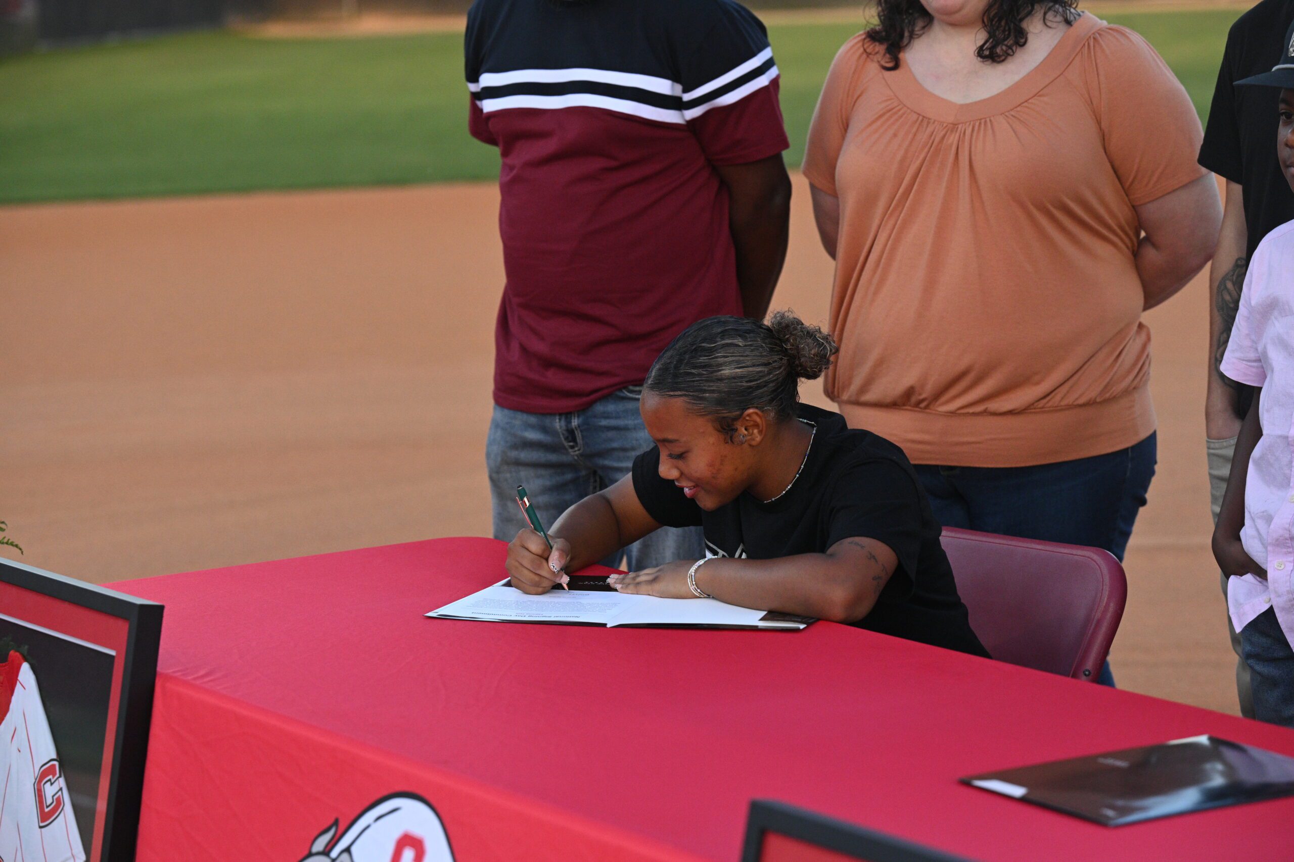 From Bulldog to Lion: Tianna Hill signs to Reid State | Crestview News ...